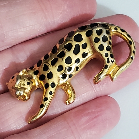 Vintage | Jewelry | Vintage Leopard Brooch Gold Enamel Cat Pin Animal ...